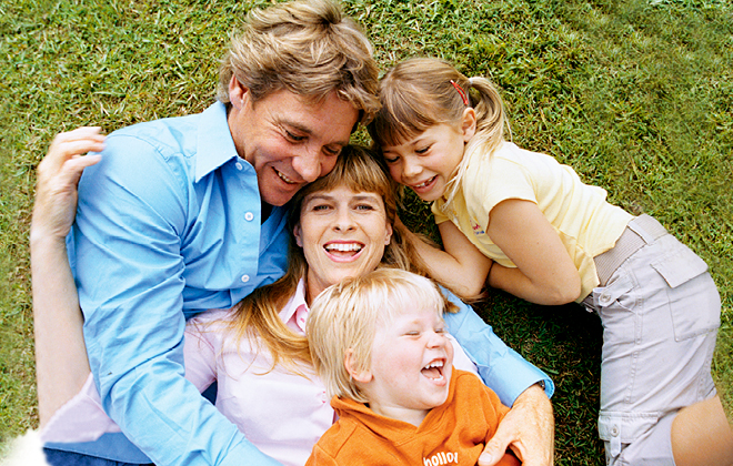The Irwin Family - Australia Zoo - Meet Steve, Terri, Bindi and Robert ...